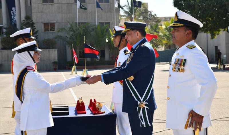 Pakistan Naval Academy graduates cadets from Iraq & Sri Lanka