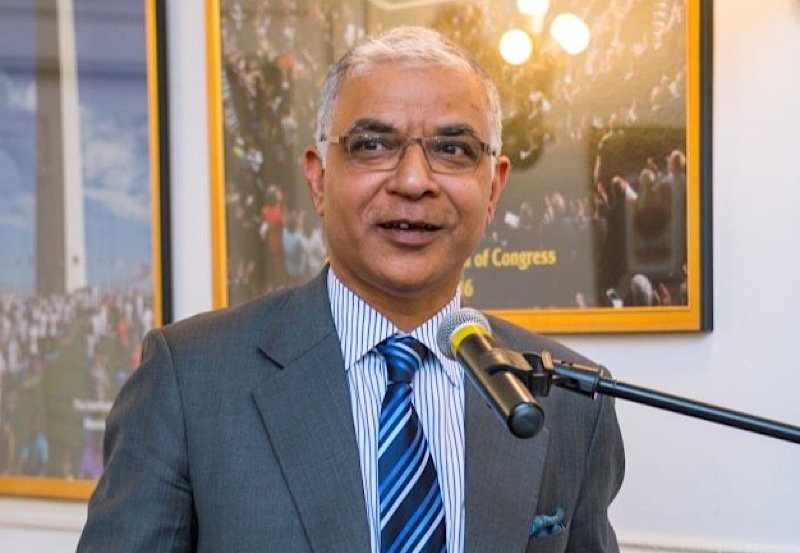 New Indian High Commissioner presents credentials to President