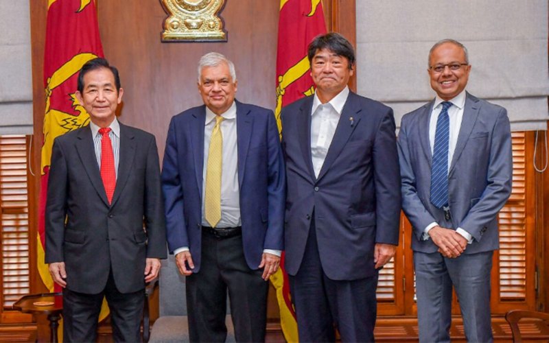 Japanese Delegation Meets President