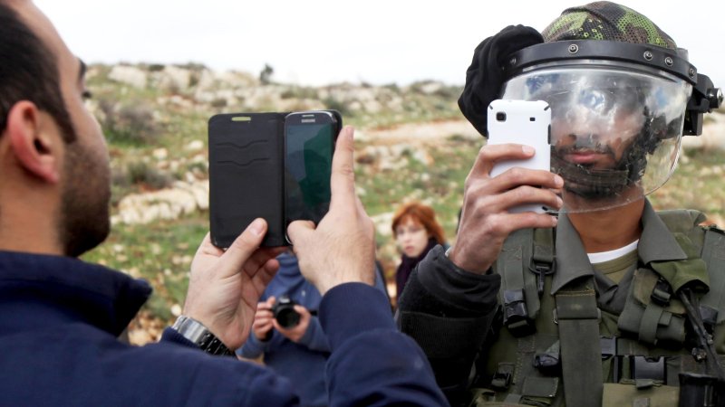 Phone connections return in Gaza